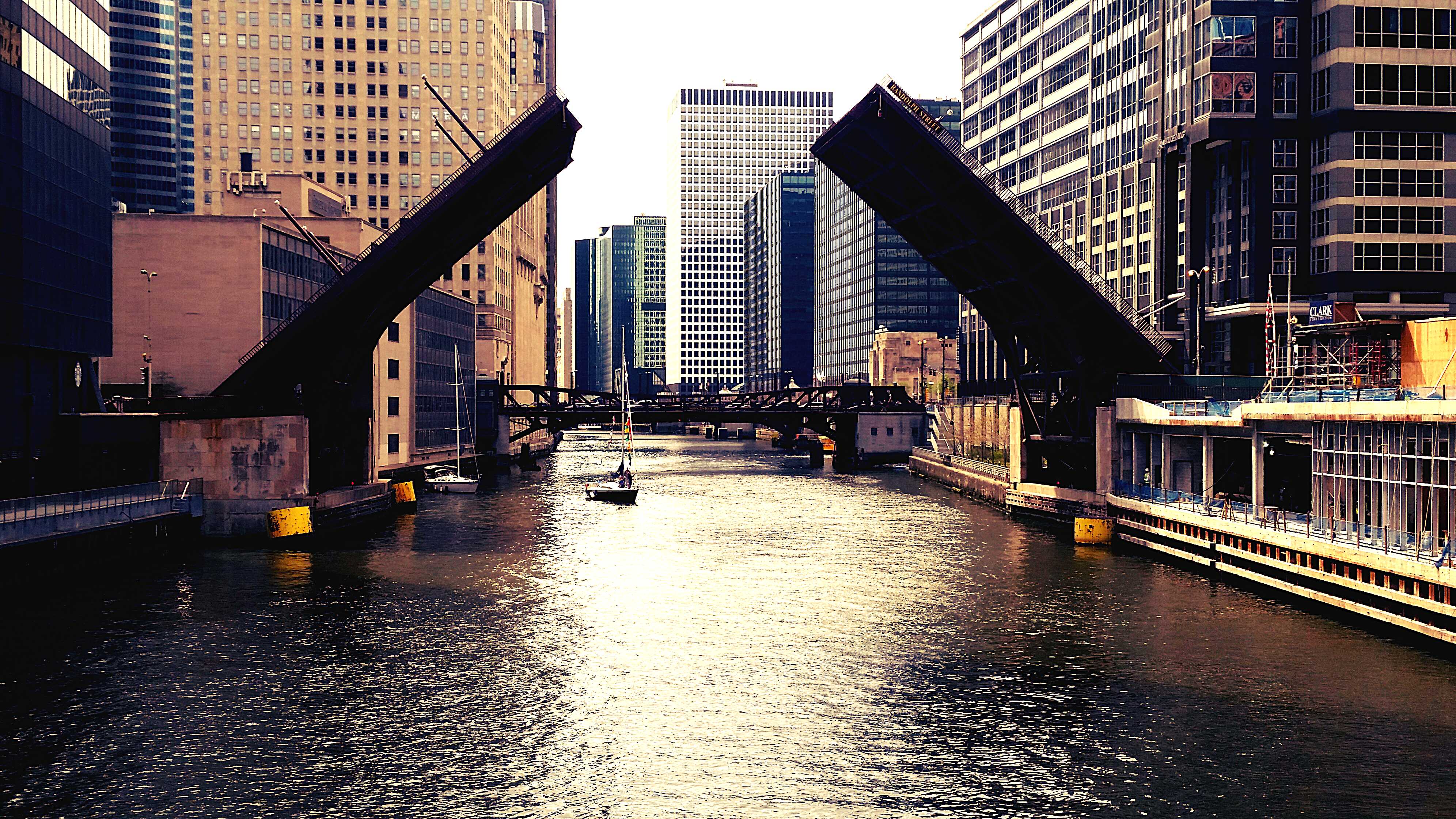 A Tribute to Chicago River Bridge Lifts – Jen DeSalvo