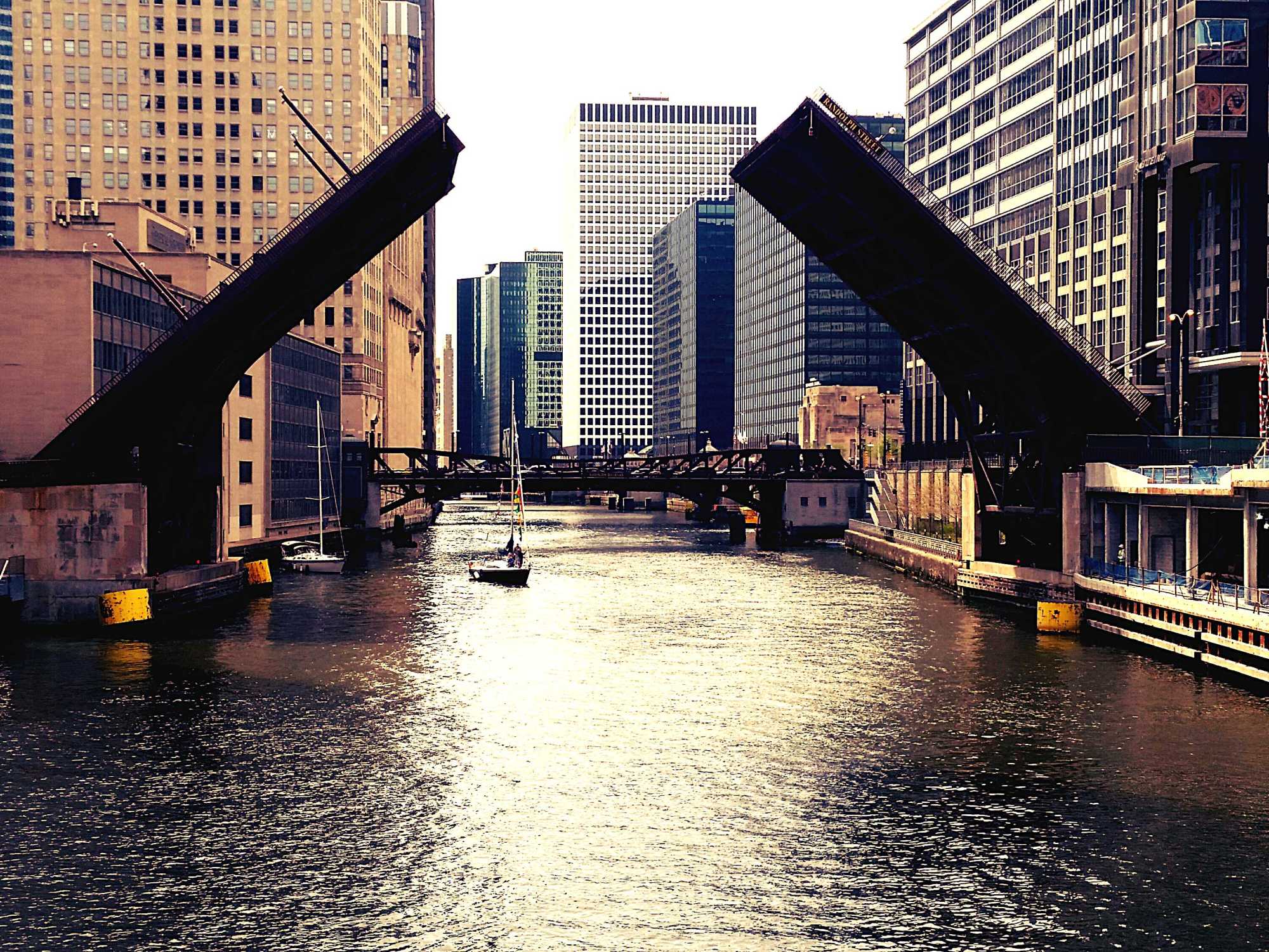 A Tribute to Chicago River Bridge Lifts – Jen DeSalvo